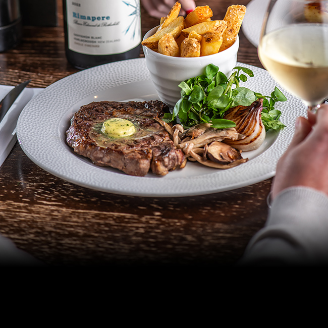 The Boot Inn Country Pub & Restaurant in Studley